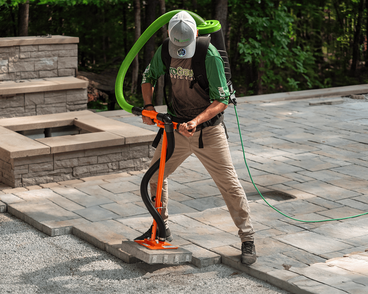 Backpack Vacuum Unit w/ T-Handle Grip Hog Paver Placer